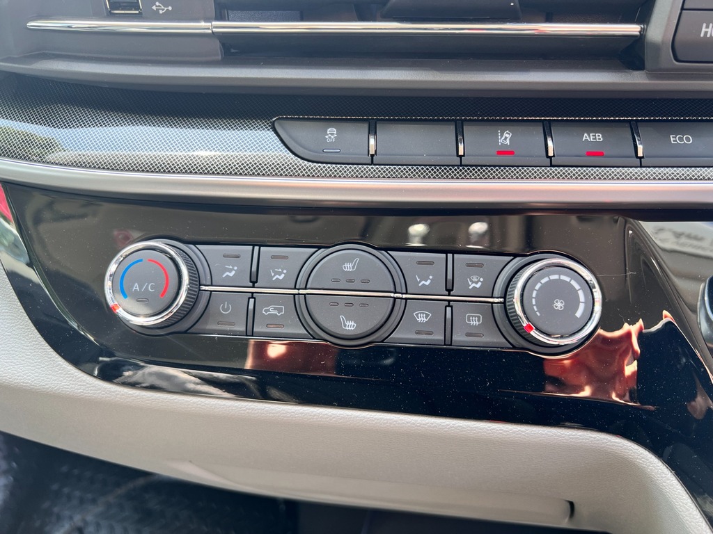 New MAXUS EDELIVER9 65kWh Auto FWD L4 2dr LUTON 4.2 METER BODY TAIL LIFT, WHITE, 0.0, Luton ...