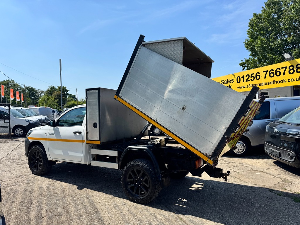 Used TOYOTA HI-LUX ACTIVE 4WD D-4D S/C - ARB TIPPER BODY - AIR CON ...