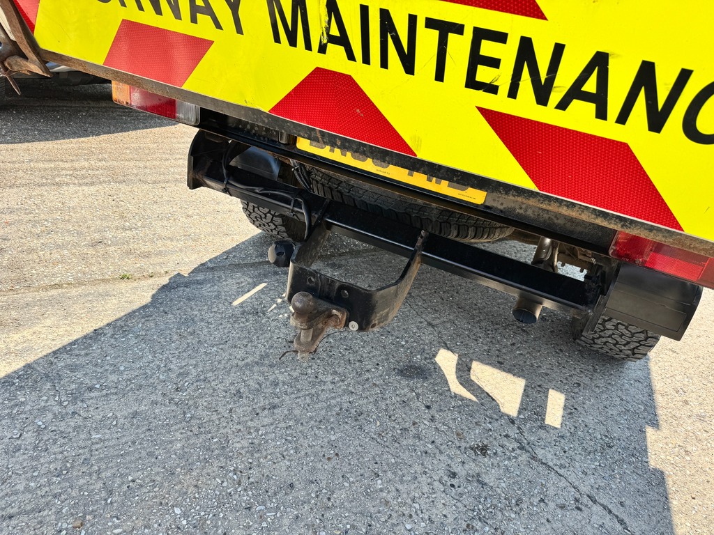 Used TOYOTA HI-LUX ACTIVE 4WD D-4D S/C - ARB TIPPER BODY - AIR CON ...