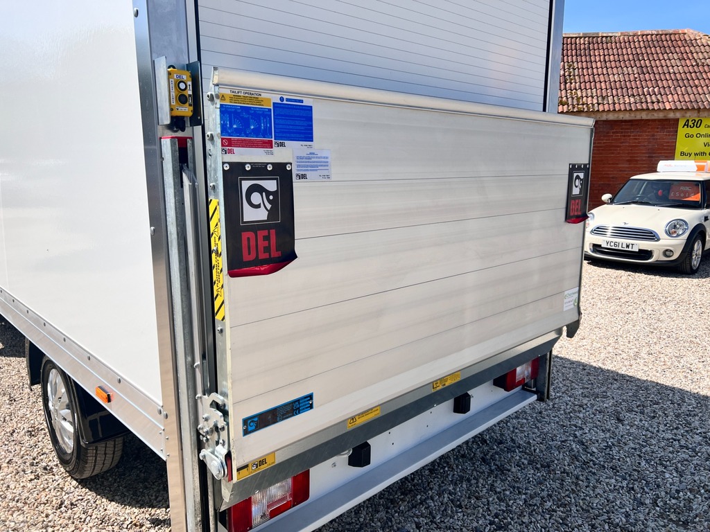 New MAXUS EDELIVER9 65kWh Auto FWD L4 2dr LUTON 4.2 METER BODY TAIL LIFT, WHITE, 0.0, Luton ...