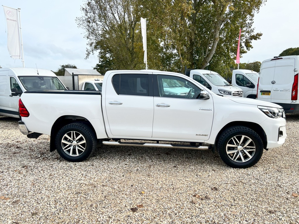 Used TOYOTA HI-LUX INVINCIBLE X 4WD D-4D DCB - NO VAT !, WHITE, 2.4 ...