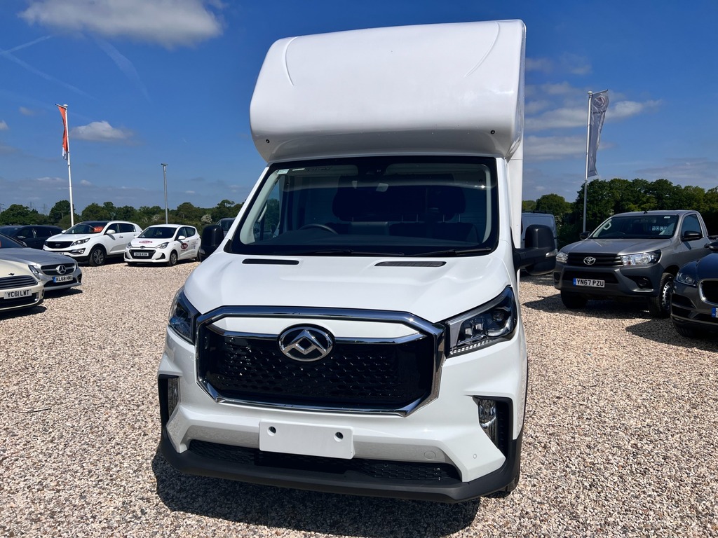 New MAXUS EDELIVER9 65kWh Auto FWD L4 2dr LUTON 4.2 METER BODY TAIL LIFT, WHITE, 0.0, Luton ...